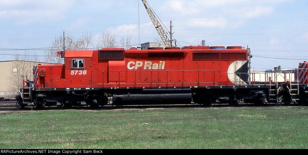CP 5738--SD40-2